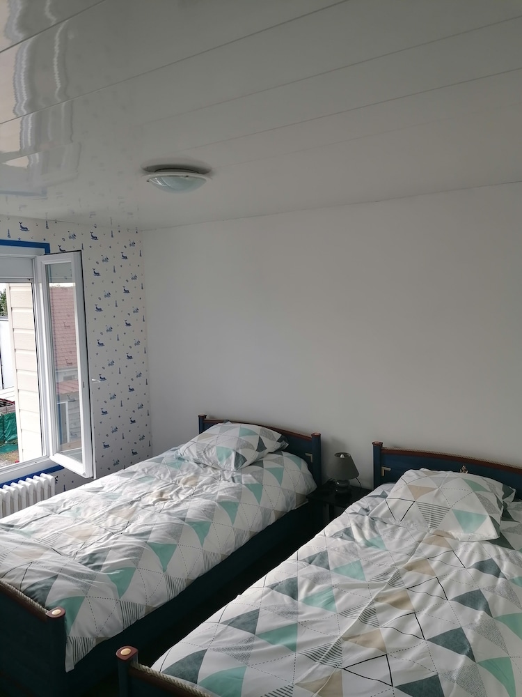 Le Phare Vous Guide à Criel/mer - Criel-sur-Mer