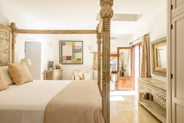 Can Emily - Four Bedroom Villa, Sleeps 8 - Ibiza