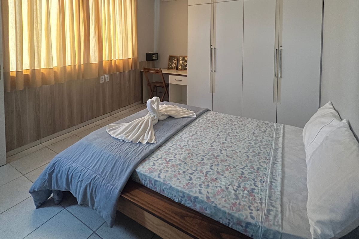 Suite Casal | Cortinas/cortinados opacos, Wi-fi grátis, roupa de cama fornecida