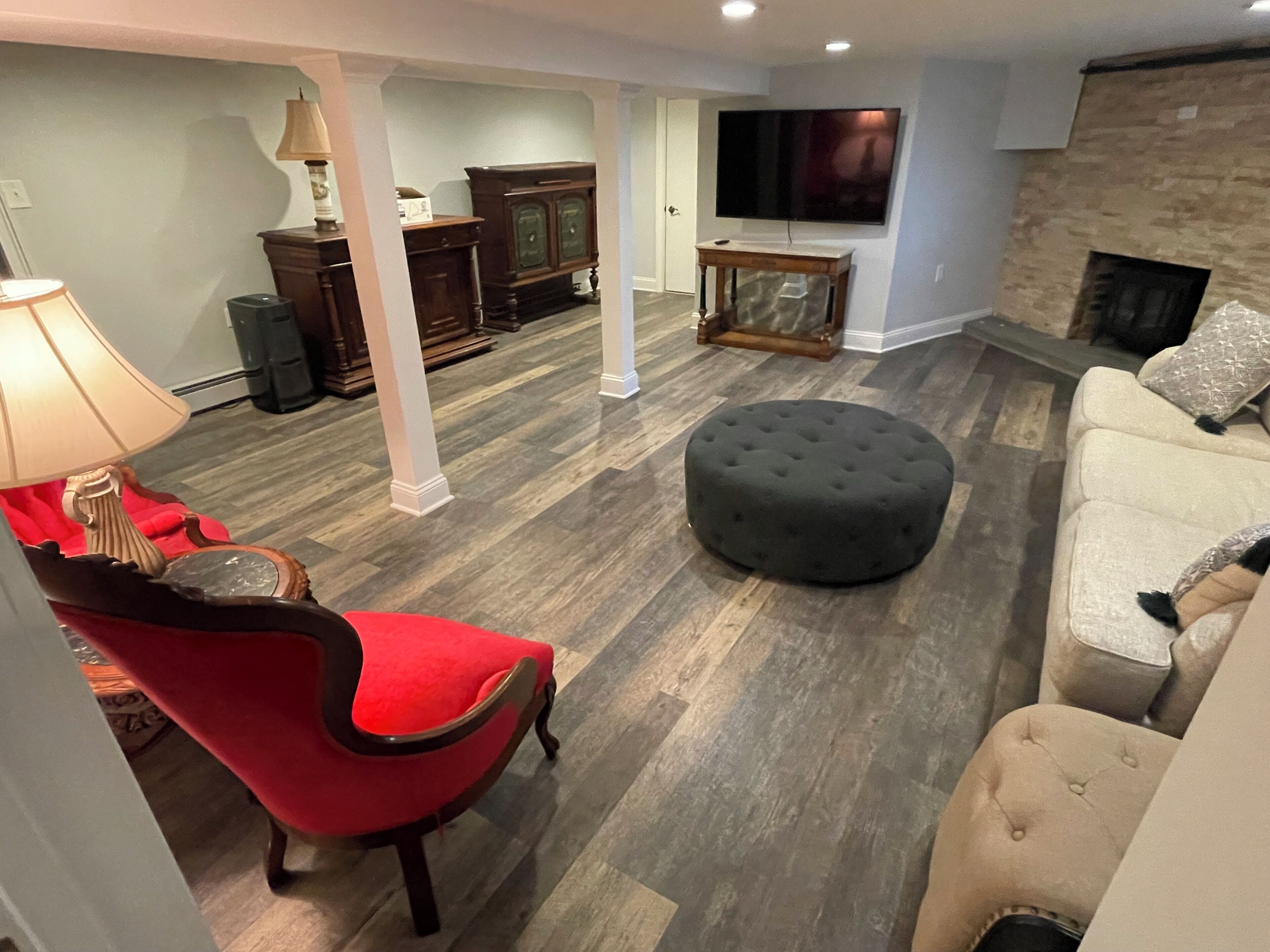 Cheerful 4 Bedroom Home With All The Updates - Newtown, CT