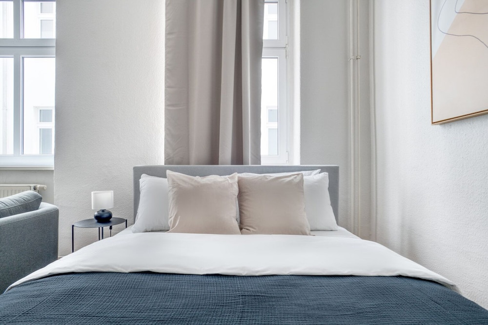 Amazing Mitte Studio nr Spree, by Blueground - Berlin | Vrbo