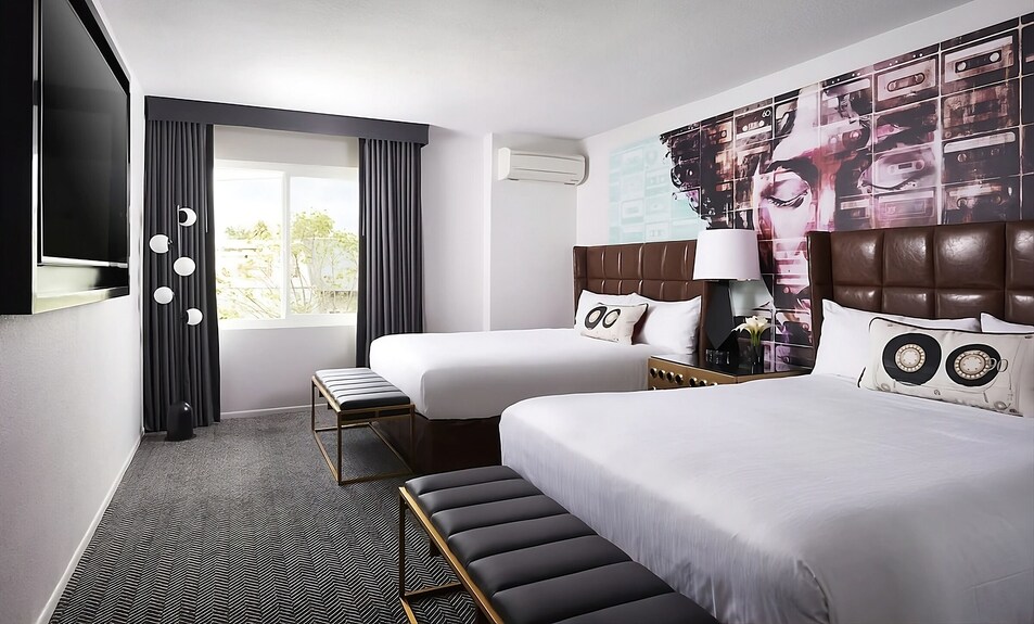 Great Amenities! Pool, Pets Allowed, Parking! Close To Santa Monica Airport! - West Hollywood