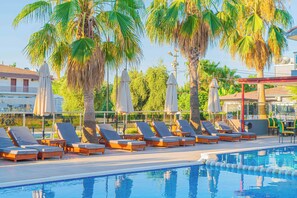 Piscina exterior sazonal 