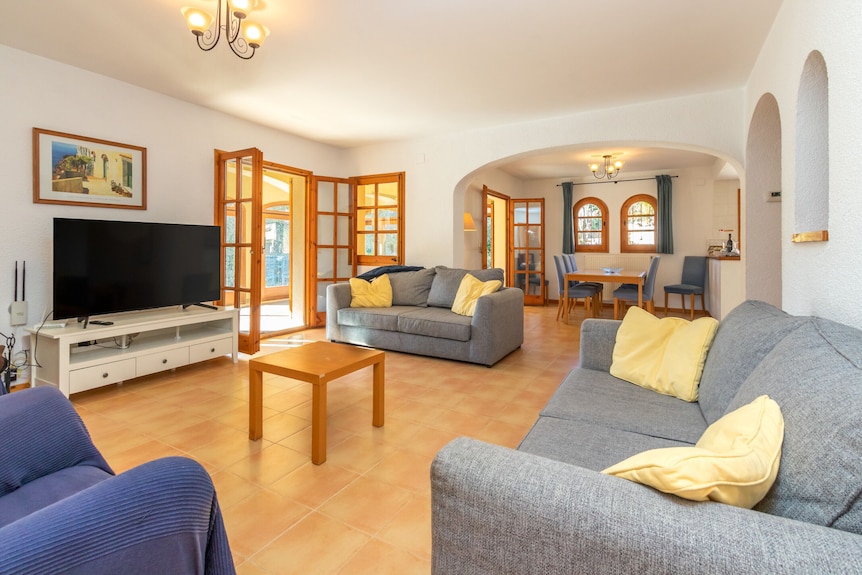 Villa "Rosa" With Mountain View, Pool & Wi-fi - Platja d'Aro