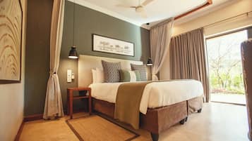 Quarto Duplo ou Twin de Luxo | Roupa de alta qualidade, cofre com capacidade para portátil, secretária