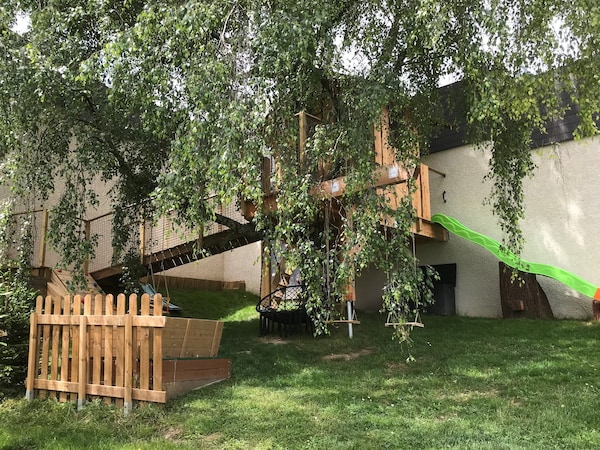 Gîte Spacieux Avec Piscine Chauffée Et Aires De Jeux Pour Enfants - La Motte-Servolex