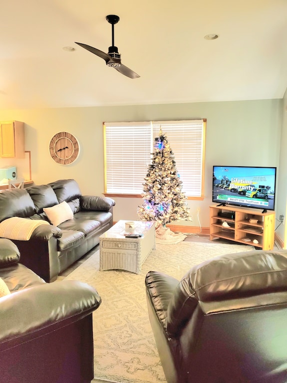 Private Condo 5 Minute Walk Beach, Boardwalk, Convention Center, Fox Park & Food - New Jersey