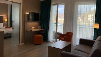 Suite Júnior | 1 quarto, roupa hipoalergénica, com mobília individualizada, secretária