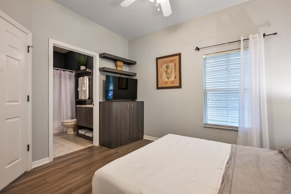 Disney Dream Villa W/pool 5 Miles To The Parks! - Florida