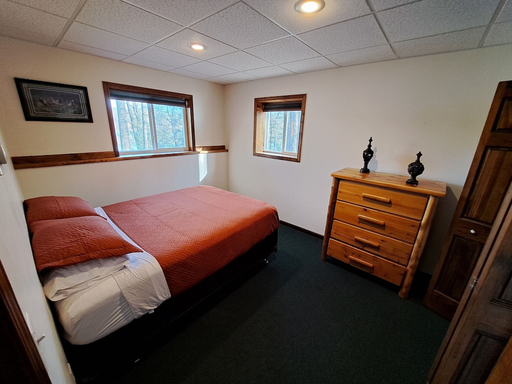 Spacious Lake Home Near Ladysmith, With A Private Dock On The Dairyland Flowage! - Ladysmith, WI