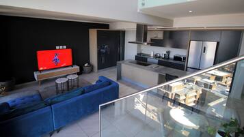 Penthouse de Luxo | Sala de estar | Smart TV de 65 polegadas com canais digitais, Netflix