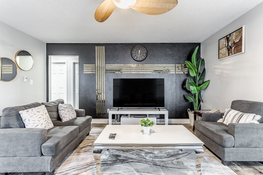 King Size Bed Bungalow With A Gym In Indianapolis - Indianapolis, IN