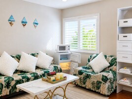 Casa | 1 quarto, escrivaninha, espaço de trabalho para notebook