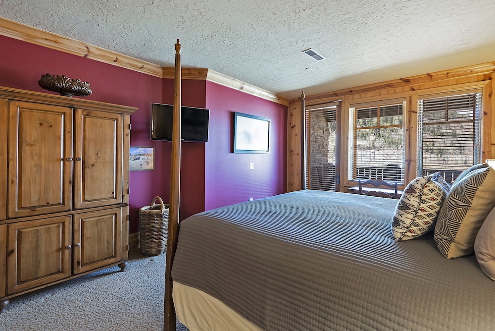 Charming 2 bed condo - steps to Snow Park Lodge - Park City | Vrbo