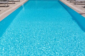 Piscina externa sazonal