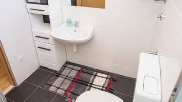 Apartamento (Apartment Any - One Bedroom Apartment) | Casa de banho | Um polibã, toalhas fornecidas