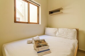 Casa de Férias Família, vários quartos, 2 casas de banho (Well Located Townhouse & Courtyard) | 3 quartos, ferro/tábua de engomar, Wi-fi grátis 