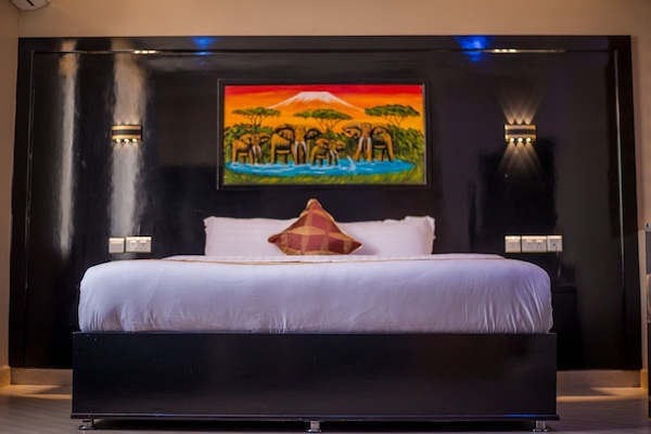 Suíte estúdio executiva, 1 cama King | Wi-Fi de cortesia
