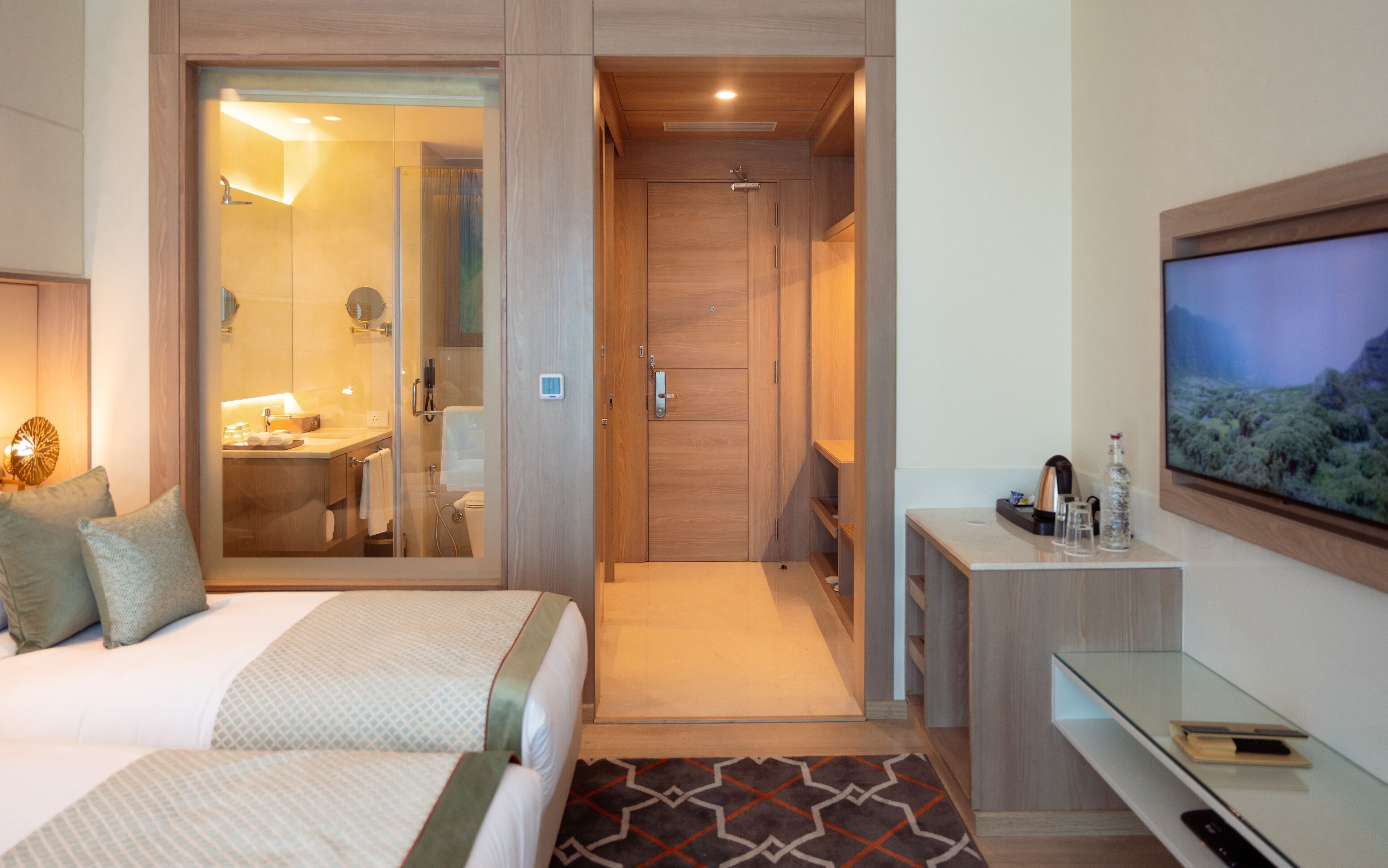 Minibar, secretária, ferro/tábua de engomar, Wi-fi grátis 