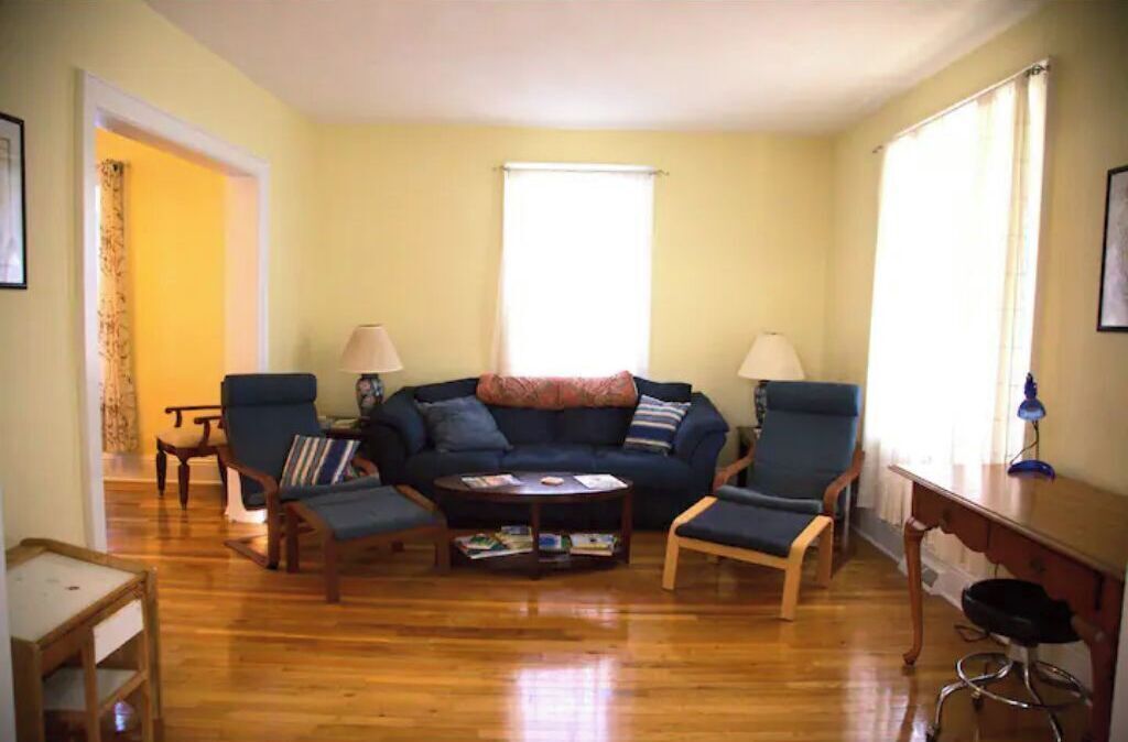 Comfortable Light-filled, 1920's Home W/ev Charger - Utica