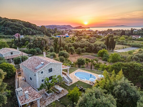 Vila superluxo, suíte, vista para o mar (Villa Irida) | Vista da propriedade