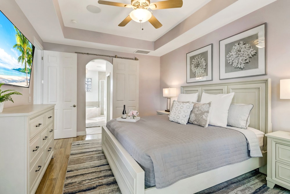 5br Beach House ★ Private Pool ★ Beach Access Included! - Marco Island, FL