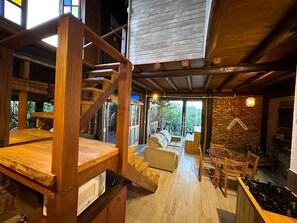 Bungalow Familiar, 2 quartos, banheira de hidromassagem grande | Cozinha privada | Minifrigorífico, um micro-ondas, uma placa de cozinha, uma torradeira 