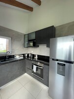 Cabana panorâmico | Cozinha privada | Geladeira grande, micro-ondas, cooktop, lava-louças