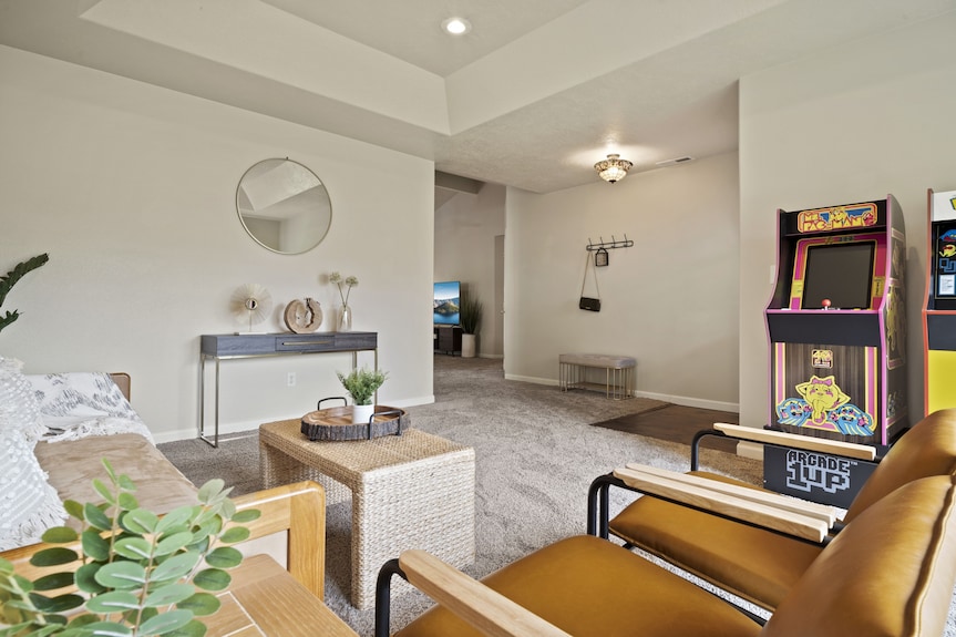 Charming White Picket Fenced Home In Quiet Area - Medford, OR