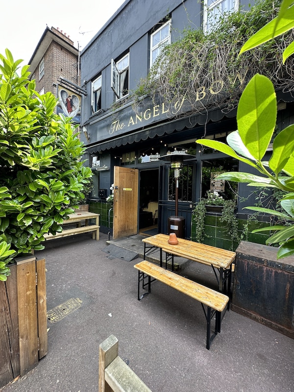 The Angel Of Bow - Leyton