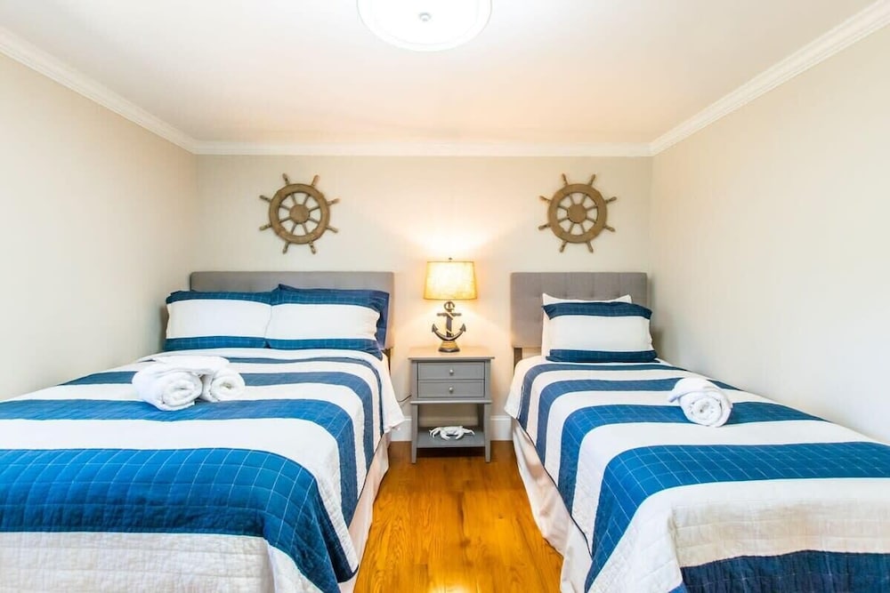 Great Outdoor Space, Outdoor Shower, Central Ac! - Cape Cod, MA
