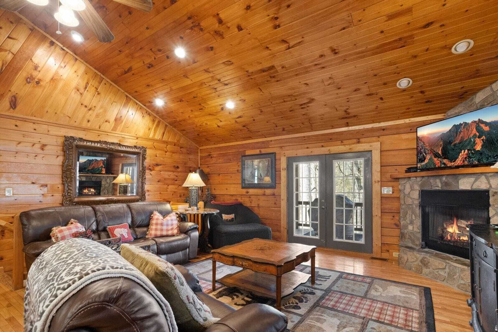 Charming Log Cabin In The Heart Of Boone - Boone, NC