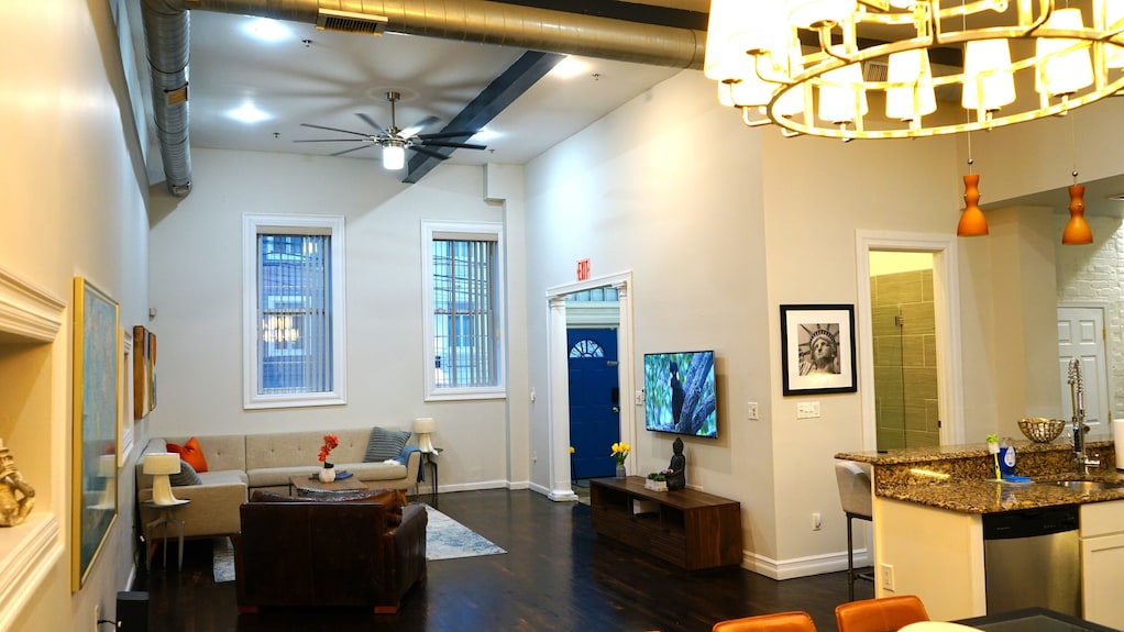 Nyc Style Loft Apartment 10 Min To Times Sq. 2 Parking Space Avail! - Union City, NJ
