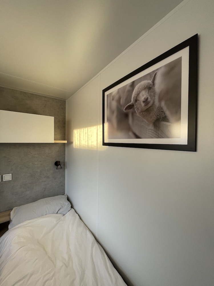 Modern chalet in a holiday park, lake view, 80m from the beach ...