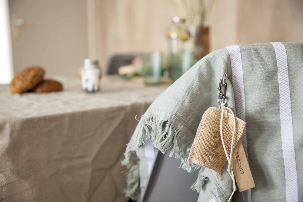 Vakantiehuisje Bloem 4 persons Zeezand Recreatie 2 km from the coast ...