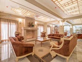 Área de estar no saguão