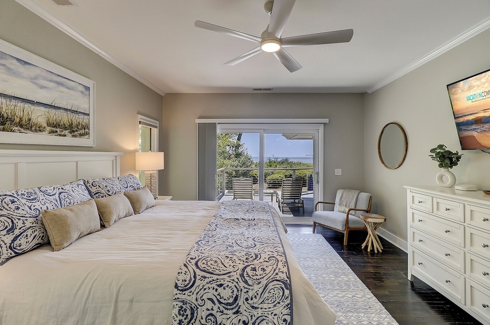 7 Black Duck- Oceanfront, 9 Bedrooms, Large 30 ft x 18.ft Private Pool ...