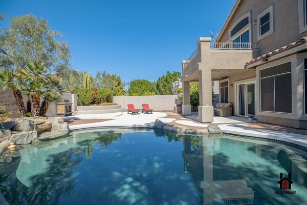 Prime Location, Private Pool, Office & Fast Wi-fi! - Chandler, AZ