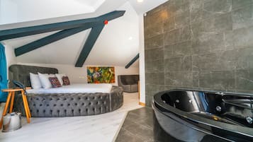 Romantic Suite with Jacuzzi and Terrace | Banheira de hidromassagem