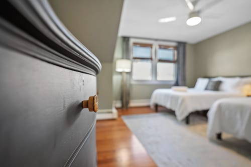 Lookout On Liberty | Renovated | 7 Beds + Parking - Rhode Island
