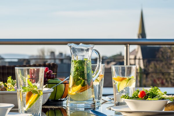 Deluxe City Penthouse Apartment With The Best View Of Galway - Galway