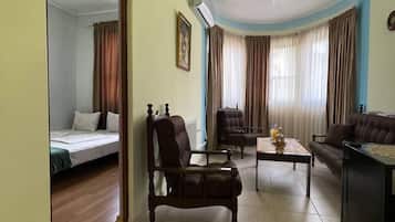 Quarto Superior | Quartos insonorizados, ferro/tábua de engomar, Wi-fi grátis
