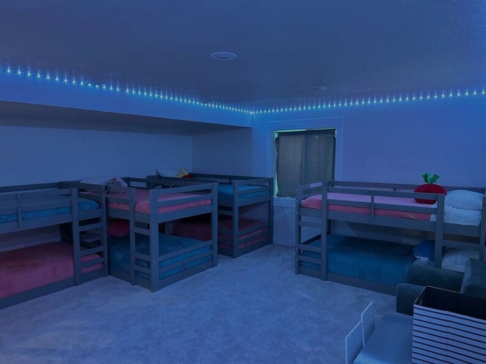 Family Fun With Adventure And Relaxation! Fun Factory, Hot Tub, And Style Galore - Logan, UT