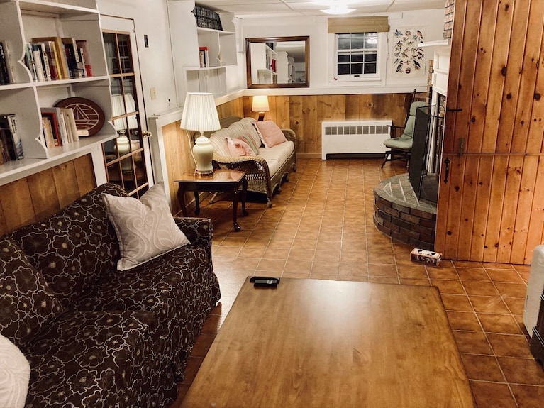 Sunny And Spacious A-frame Nestled In The Fir Trees. Mountain Views! - Maine