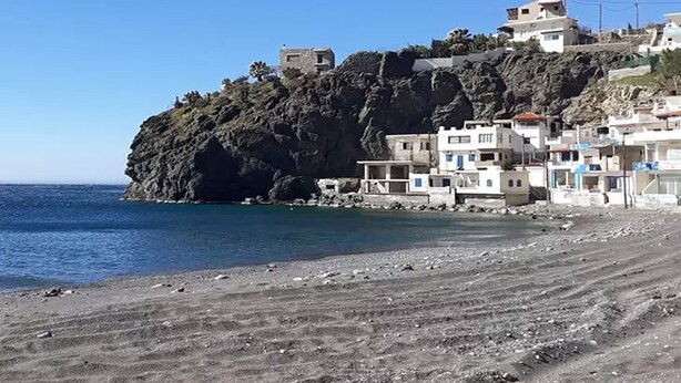 Apartamento, 2 quartos, sacada, vista para a montanha | Fachada