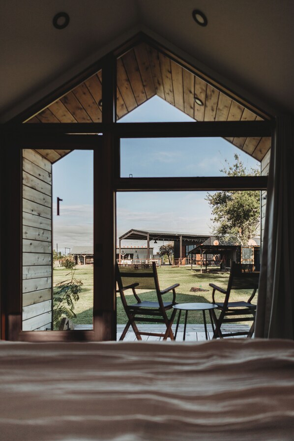 Cabana, 1 cama Queen, vista para o parque | Roupa de cama