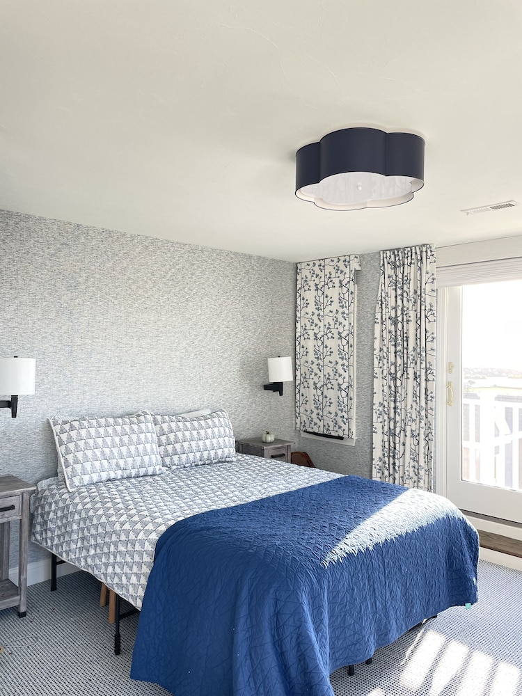 New To Market - Lighthouse - Ocean Views - Walk To Beaches - 4b, 3.5ba - Scituate, MA