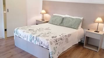Quarto Duplo Familiar | Wi-fi grátis, roupa de cama fornecida