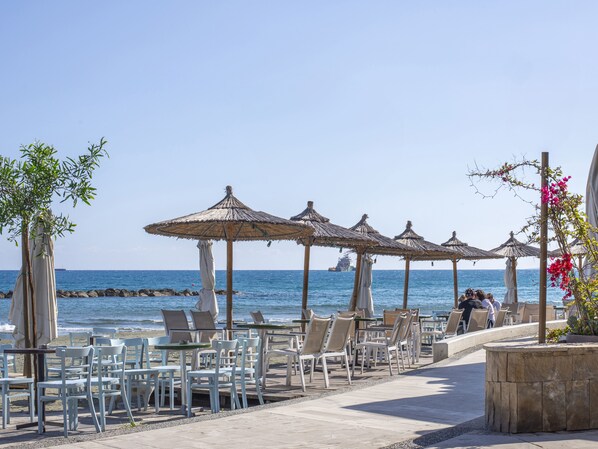 Apartamento, 3 quartos, sacada, vista para a cidade | Fachada