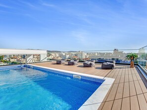 Apartamento, 3 quartos, sacada, vista para a cidade | Piscina | Piscina externa